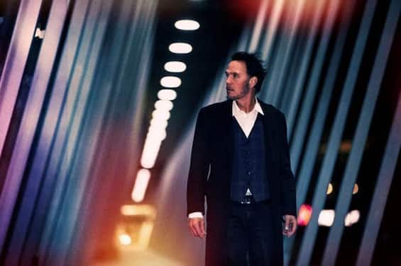 Hugo Race, la mente esplode dolcemente con Hurdy Gurdy Man: il video ...