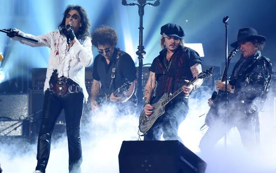 Johnny Depp annuncia il tour con gli Hollywood Vampires per l'estate 2023