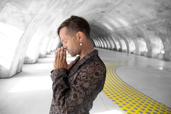 Riccardo Ruggeri, il cantautore con un brano per ogni città: la playlist