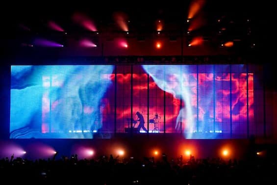 Liberato, a Milano Rocks trentamila cuori uniti dalla voce del ...