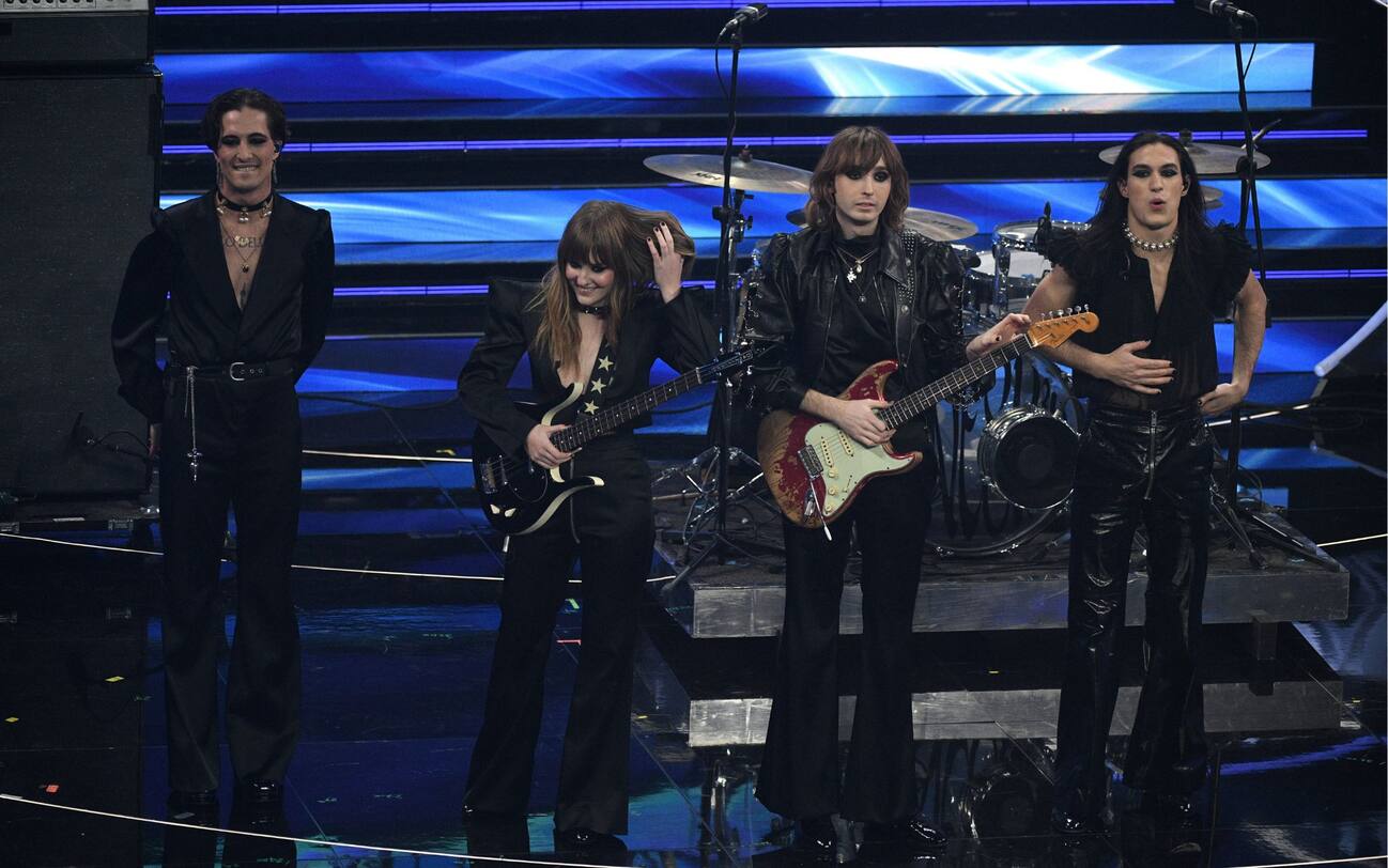 Måneskin, i look dagli esordi a Sanremo 2023. FOTO