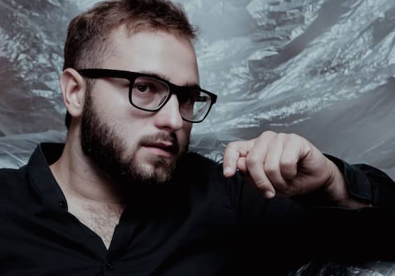 Mario Valenti ci racconta la fantasia con la sua Pareidolia: il video