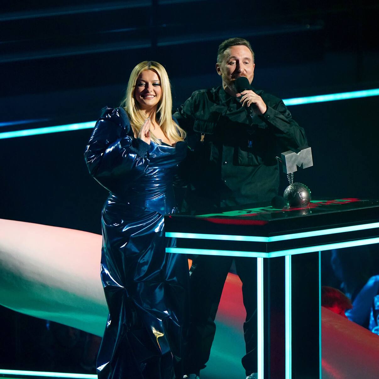 David Guetta, il videoclip del nuovo singolo Baby Don't Hurt Me con ...