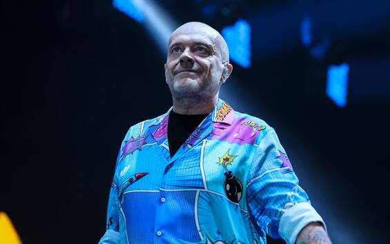 Max Pezzali adds new dates after the sold-out Max 30 concerts - Italian ... Max Pezzali adds new dates after the sold-out Max 30 concerts - Italian ...