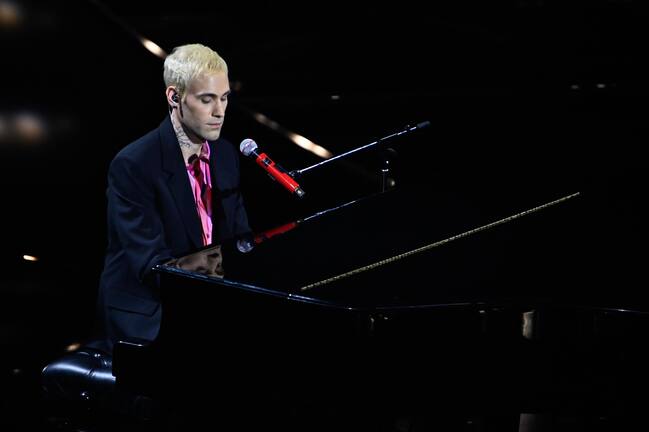 Sanremo 2023, Mr Rain con Supereroi. Il testo della canzone | Sky TG24