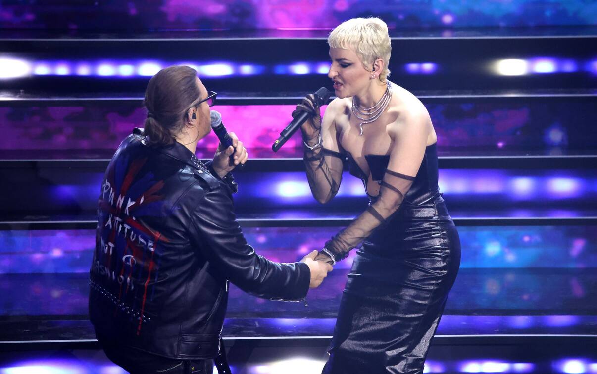 Look Sanremo 2023, le pagelle agli abiti della quarta serata, da Carla ...