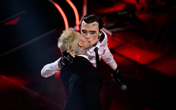 Sanremo, Rosa Chemical parla del bacio a Fedez: “Nulla di preparato”