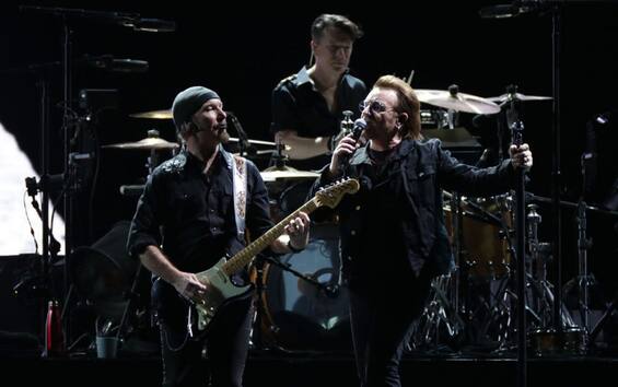 U2 in concerto nel 2023, l'annuncio durante il Super Bowl: la residency ...
