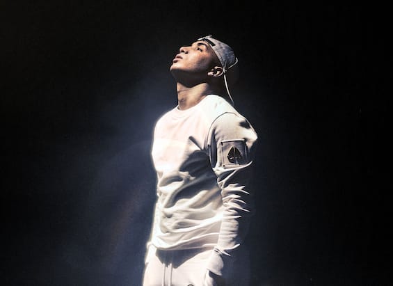 Neima Ezza affronta i pensieri della quotidianità col singolo Avanti