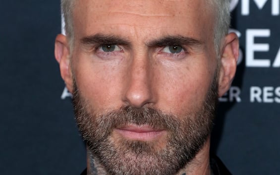 Maroon 5, il nuovo singolo è Middle Ground