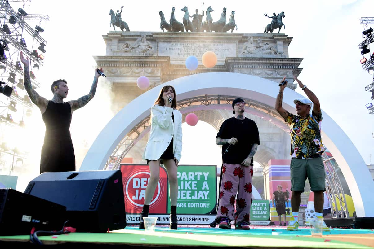 Elodie, il testo e il significato del nuovo singolo A fari spenti