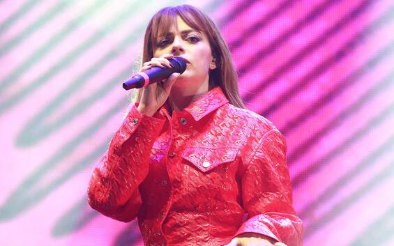 Annalisa, il nuovo album E poi siamo finiti nel vortice uscirà il 29 ...