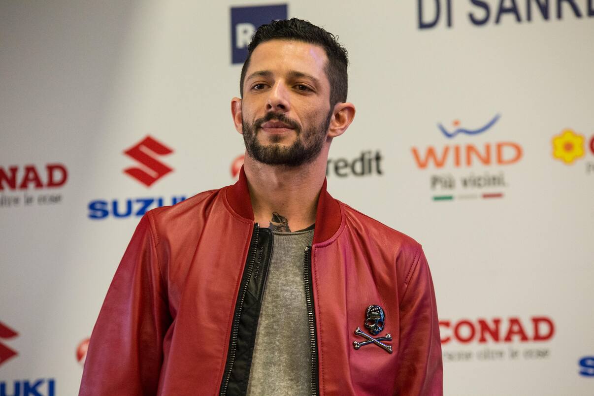 Nesli compie 40 anni: 15 curiosità sul cantante di 'La fine' e 'Andrà ...