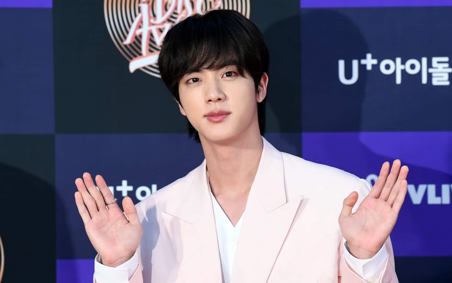 Tanti auguri Jin, il cantante dei BTS compie 30 anni: cosa sapere su di lui | Sky TG14