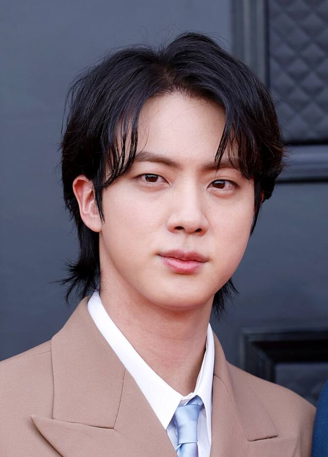 Tanti auguri Jin, il cantante dei BTS compie 30 anni: cosa sapere su di ...