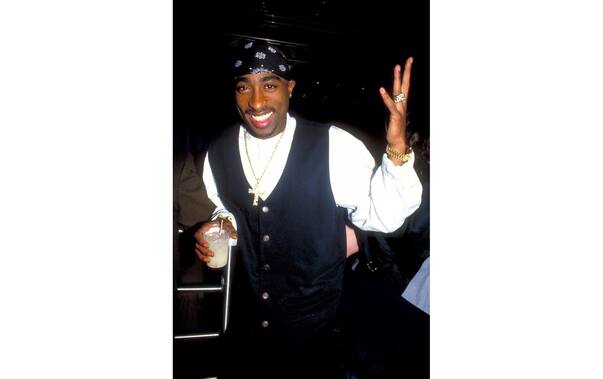 Il 16 giugno 1971 nasceva Tupac Shakur: la sua storia in foto