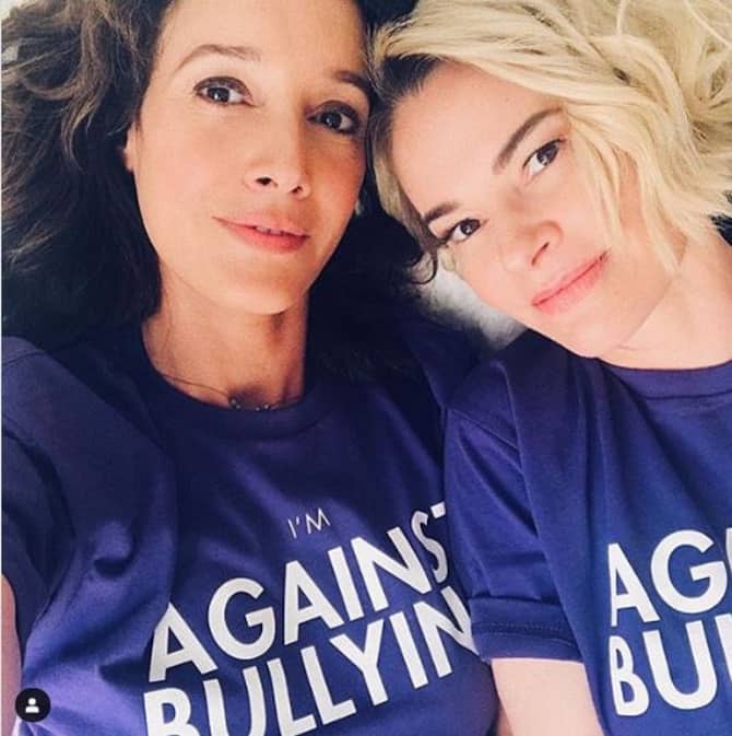 Leisha Hailey oggi: com'è cambiata l'attrice di The L Word. FOTO