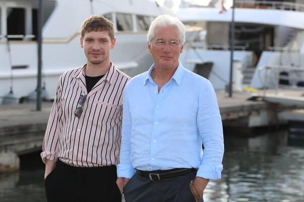 MotherFatherSon, le foto più belle di Billy Howle, che nella serie tv ...