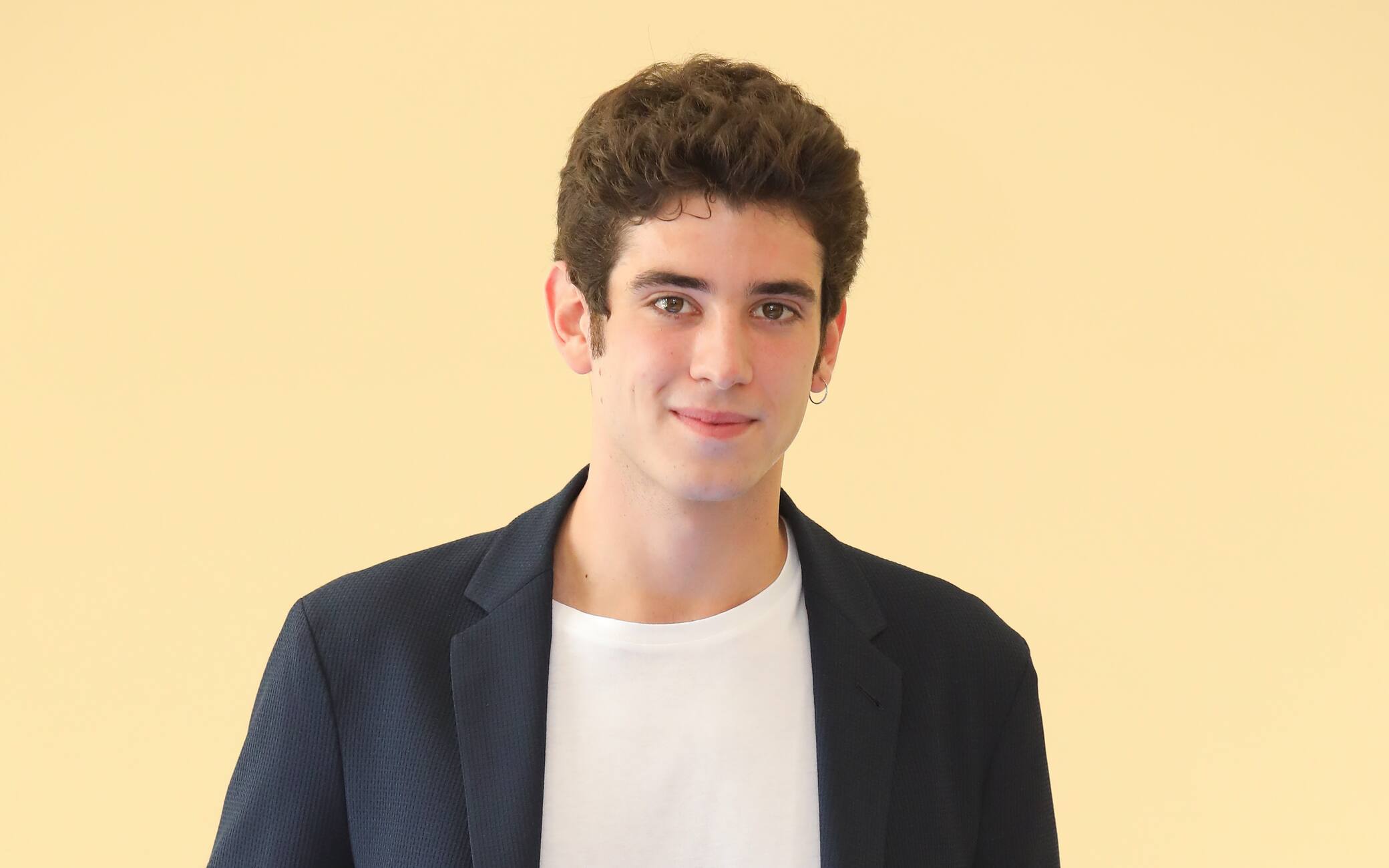 Nicolas Maupas, chi è il giovane attore della fiction Un professore. FOTO