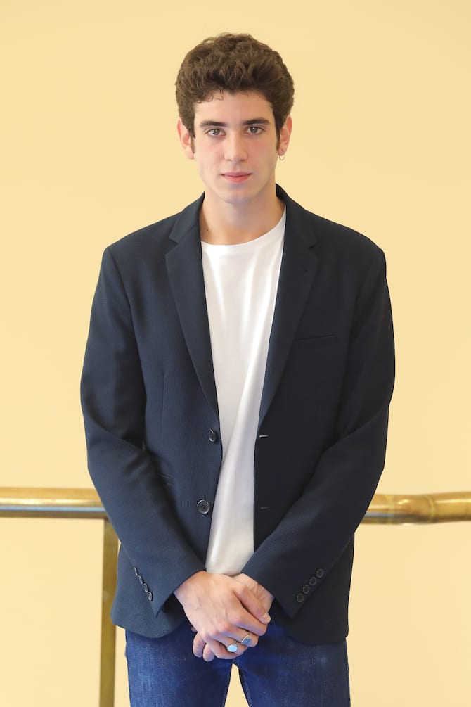 Nicolas Maupas, chi è il giovane attore della fiction Un professore. FOTO