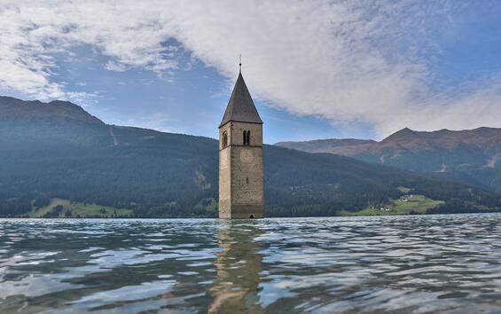 Curon, 5 cose da sapere sul paese della Val Venosta (e il suo campanile ...