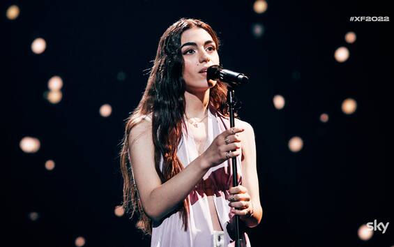 X Factor 2022, Sopravvissuti è l’inedito di Joėlle: testo e video | Sky ...