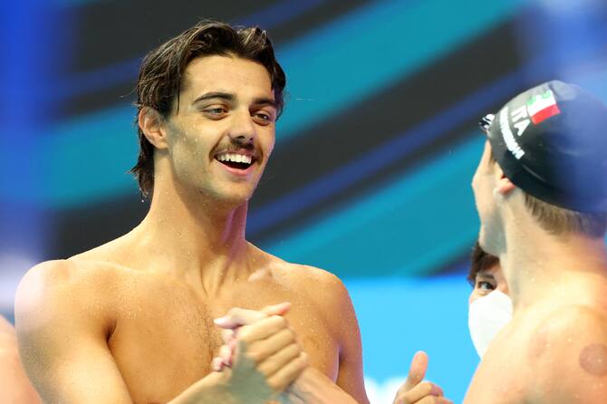 Chi è Thomas Ceccon il campione di nuoto che ha vinto 6 medaglie per l'Italia agli Europei. FOTO ...