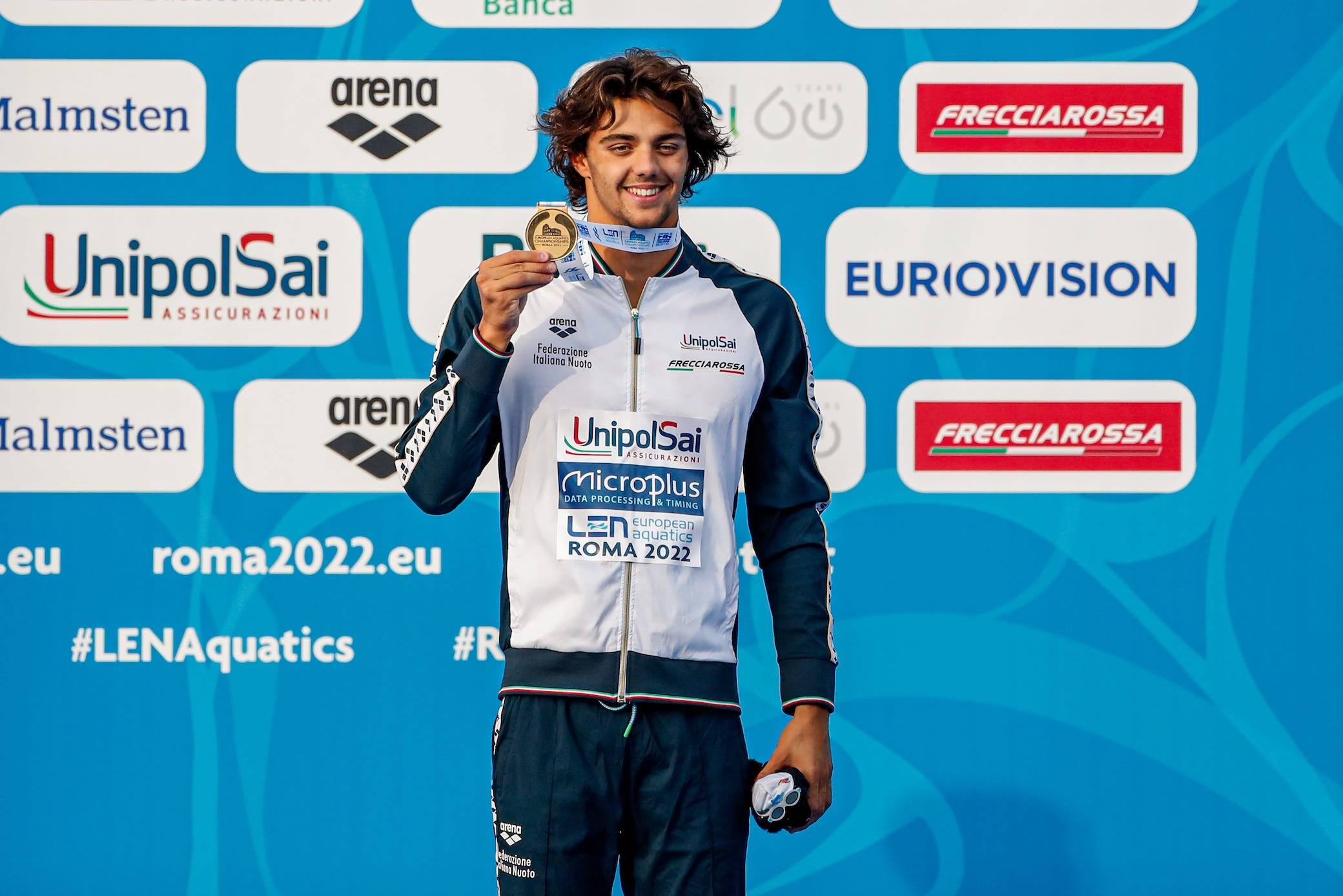 Chi è Thomas Ceccon il campione di nuoto che ha vinto 6 medaglie per l'Italia agli Europei. FOTO ...