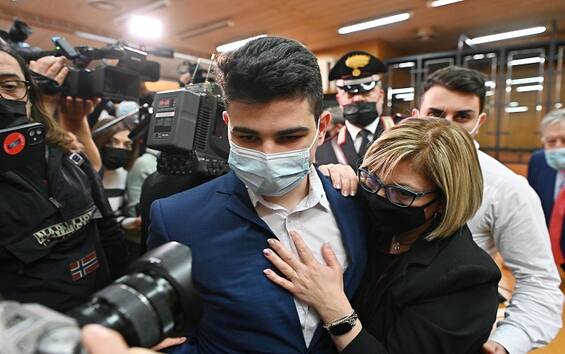 Uccise il padre violento, Alex Pompa assolto: “Lottò per sopravvivere ...