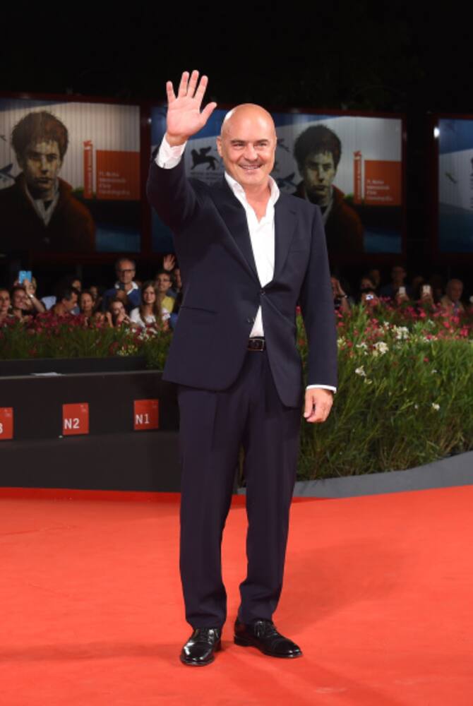 Luca Zingaretti, le foto più belle dell'attore che interpreta il ...
