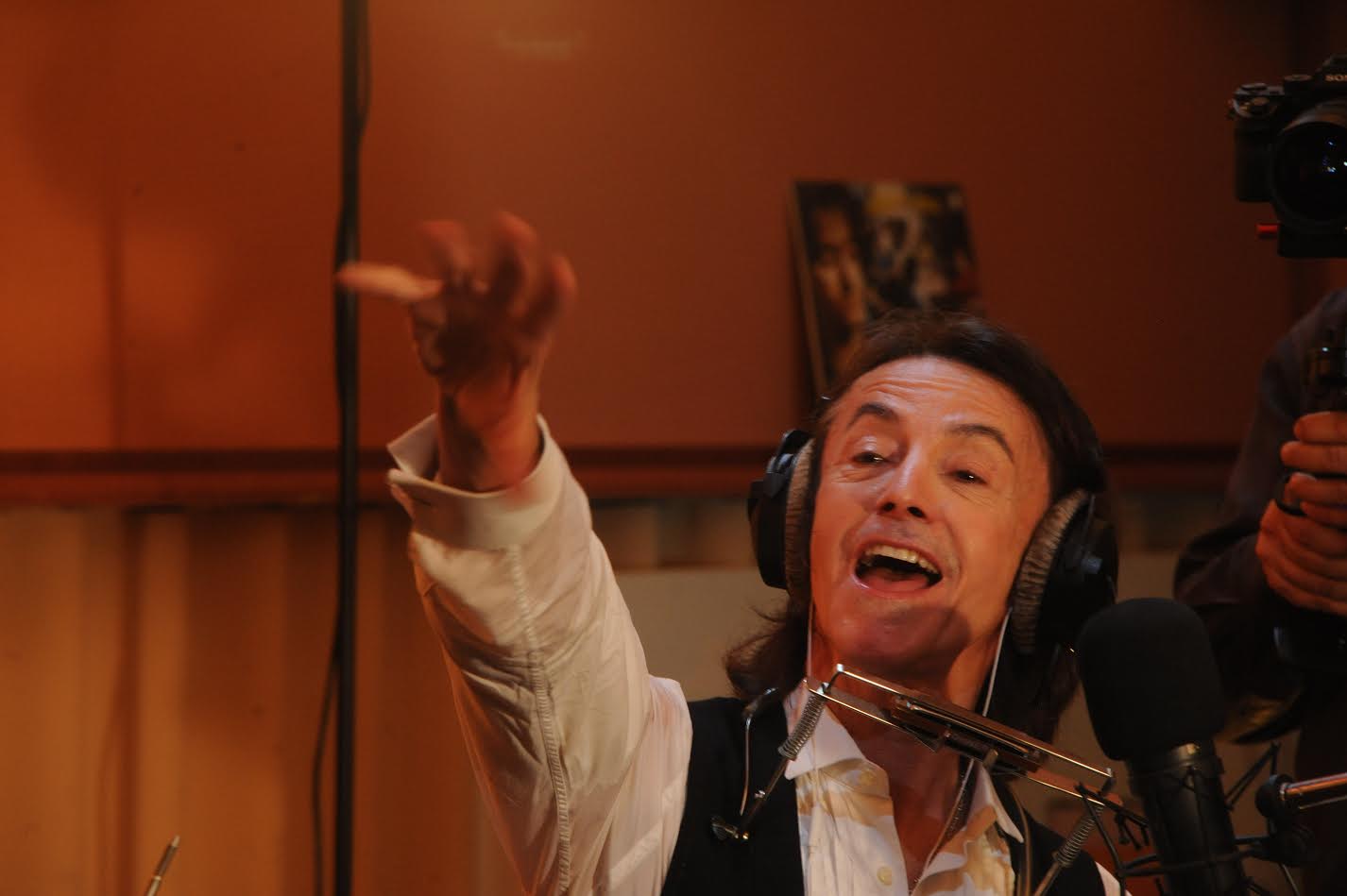 Alberto Fortis, piano voce e poesia: L'INTERVISTA | Sky TG24