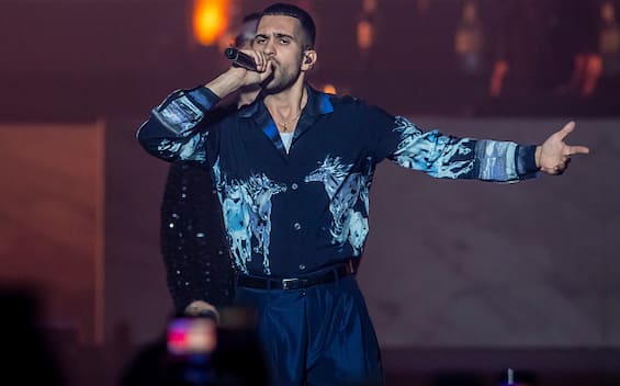 Eurovision Song Contest: Mahmood canta 'Soldi' al party di Londra VIDEO