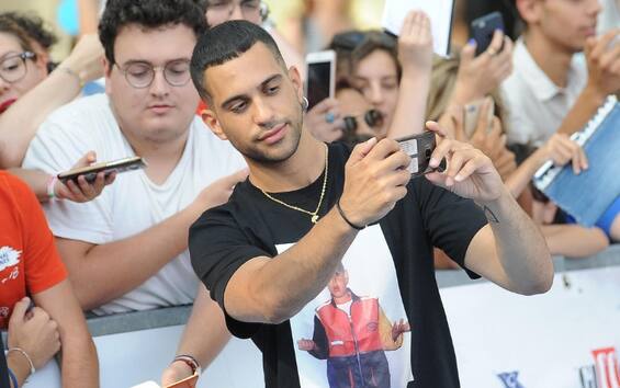 Mahmood: nuova data del tour e concerto al Parlamento Europeo