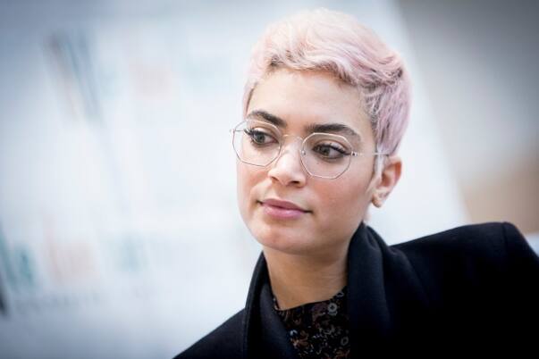 Elodie, i suoi look di ieri e oggi in 25 immagini | Sky Tg24