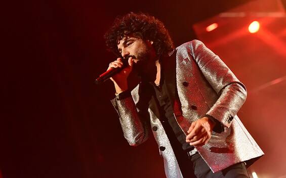 Coronavirus: Francesco Renga lancia “Aperitivo con gli occhiali”, la ...