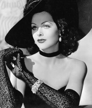 Hedy Lamarr, nasceva il 9 novembre del 1914 la diva che inventò il wireless