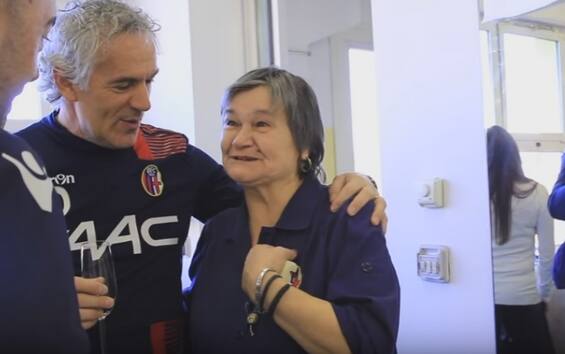 Bologna, brindisi per Angela: 38 anni in rossoblù | Sky Sport