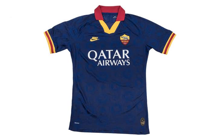 As Roma news, ecco la terza maglia: blu in stile vintage | Sky Sport