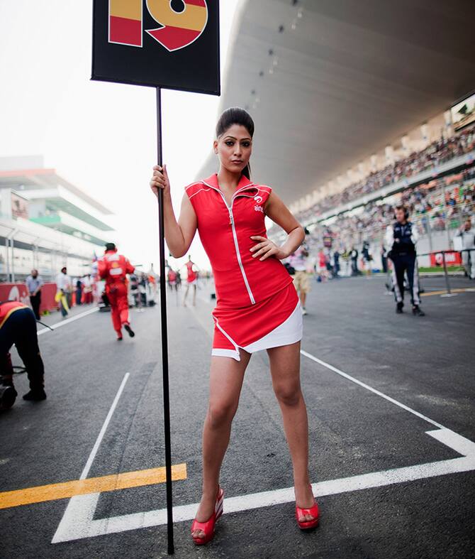 F1, addio alle sexy ombrelline: quante bellezze in pista | Sky Sport