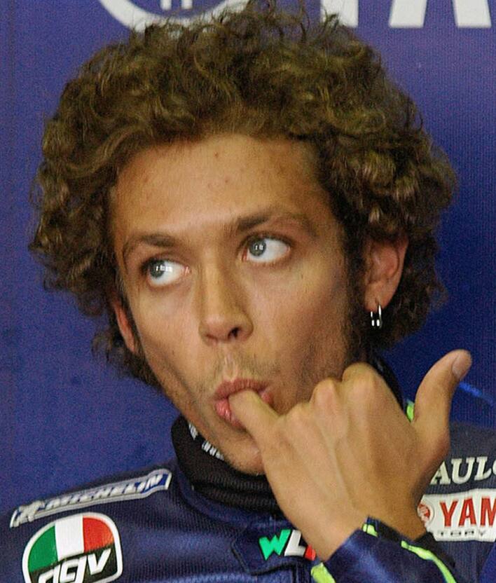 Rossi, 38 anni e mille volti: tanti auguri Vale! | Sky Sport