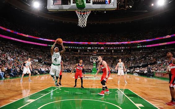 NBA, il canestro di Thomas come quello di Bird | Sky Sport