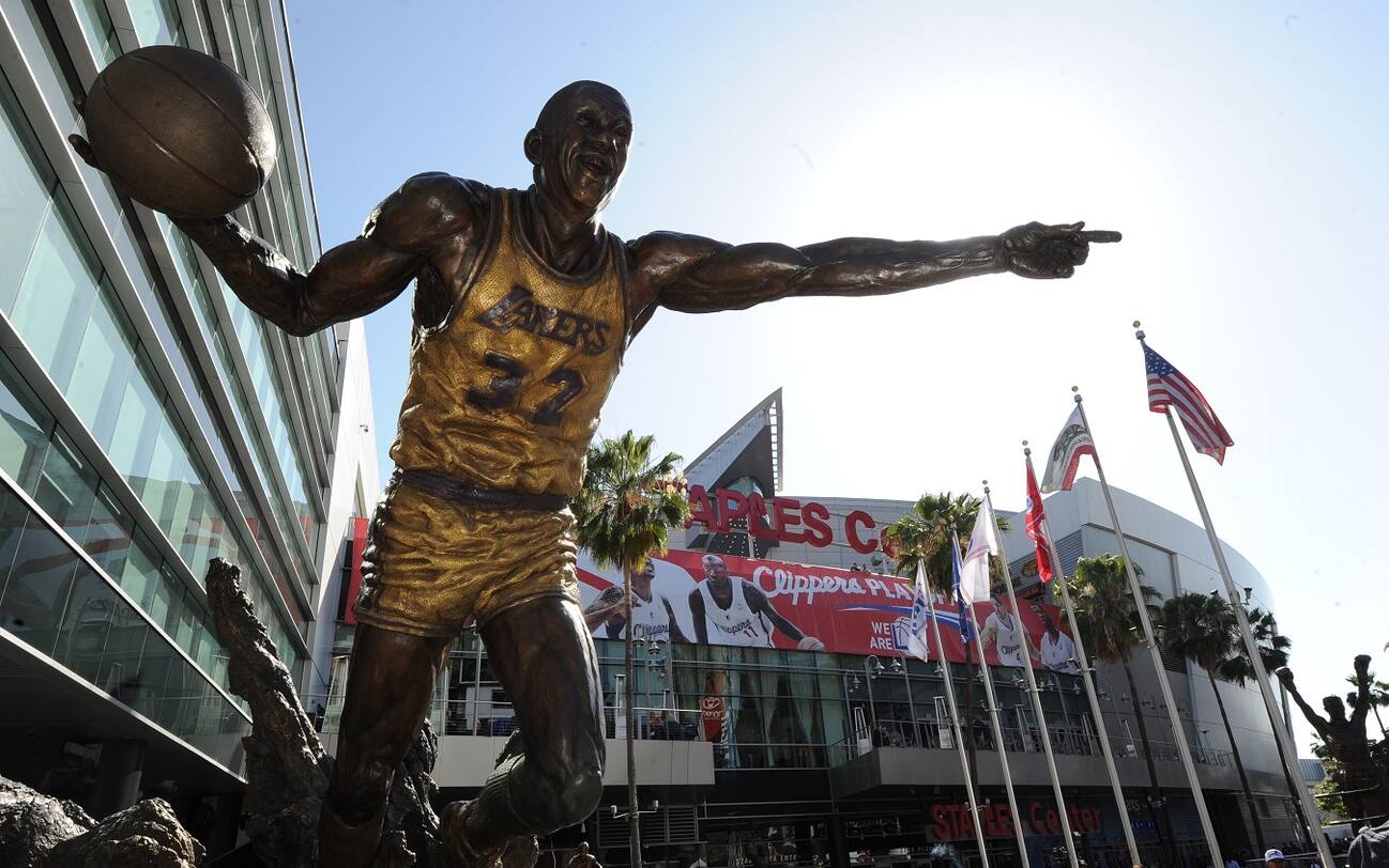 Una carriera che vale un monumento: le statue NBA | Sky Sport