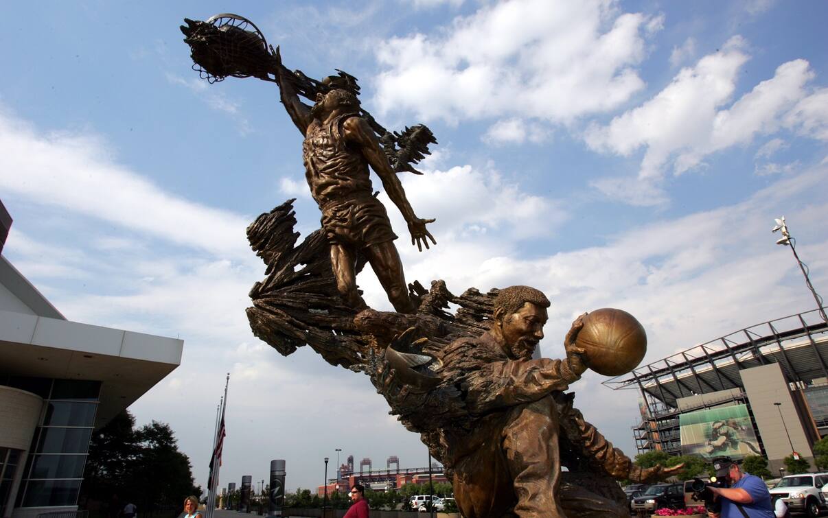 Una carriera che vale un monumento: le statue NBA | Sky Sport