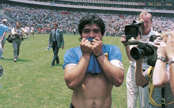 Giornata mondiale del bacio: i più celebri nel calcio | Sky Sport