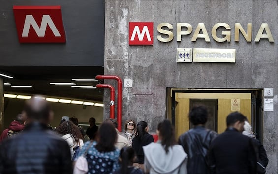 Metro Roma, riaperta la fermata Spagna. Era chiusa dal 23 marzo | Sky TG24