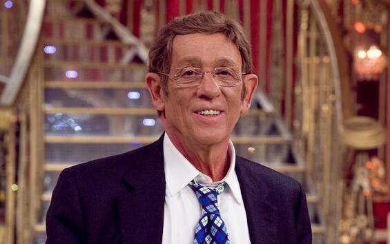 Morto Sandro Mayer, il giornalista aveva 77 anni | Sky TG24