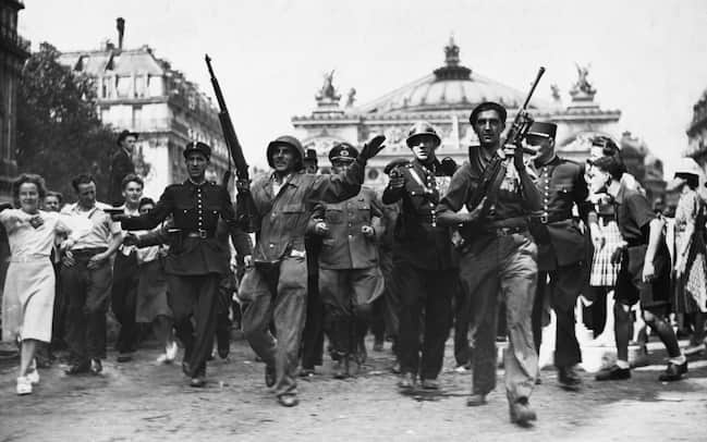Parigi, 75 anni fa la Liberazione dall'occupazione nazista. FOTO | Sky TG24