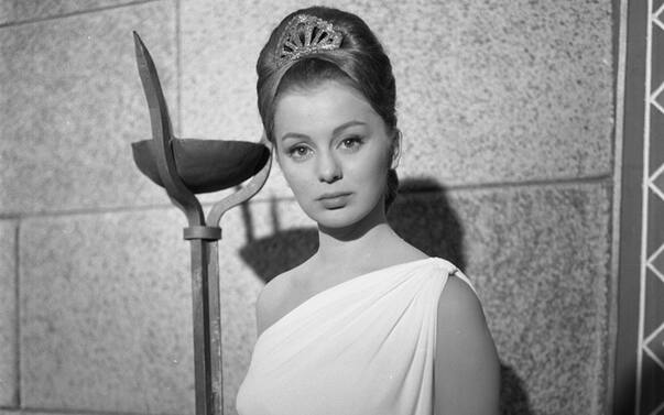 Alessandra Panaro, le foto dell'attrice diventata celebre per 'Poveri ...