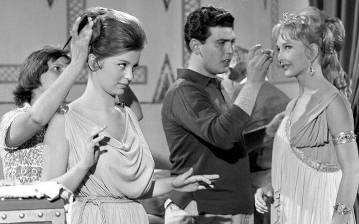 Alessandra Panaro, le foto dell'attrice diventata celebre per 'Poveri ...