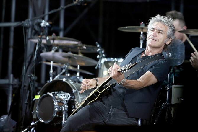 Claudio Maioli, lo storico manager di Ligabue, si ritira | Sky TG24